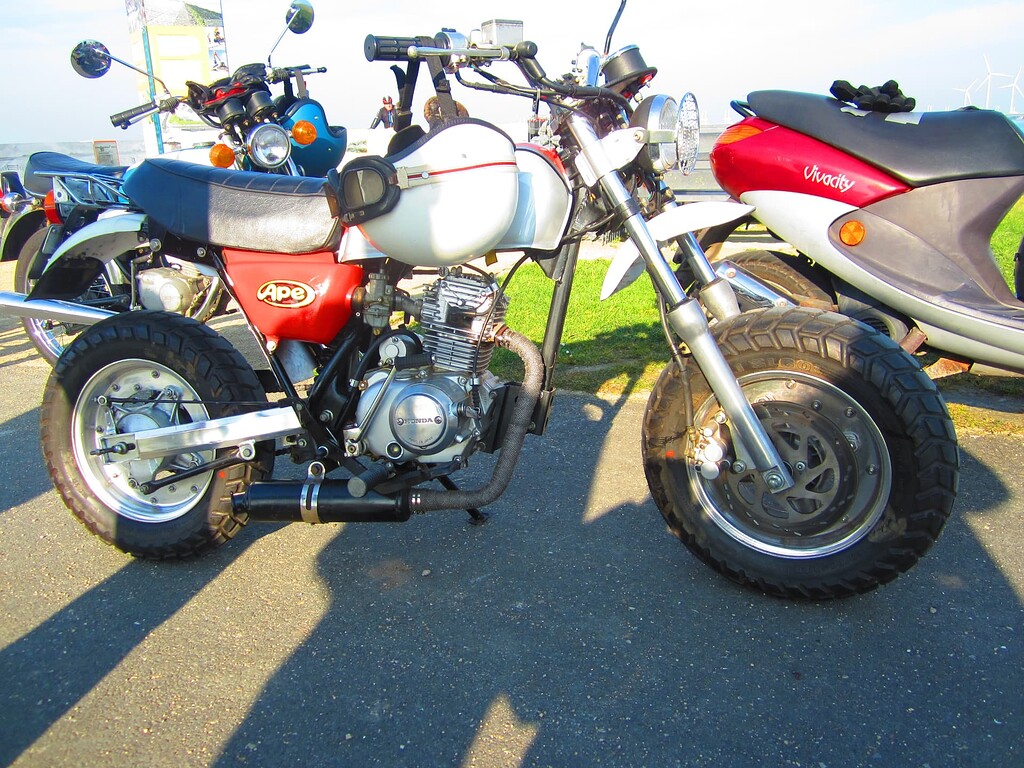 Honda APE een leuke kleine brommer - Showroom - Bromfiets Oldtimer ...